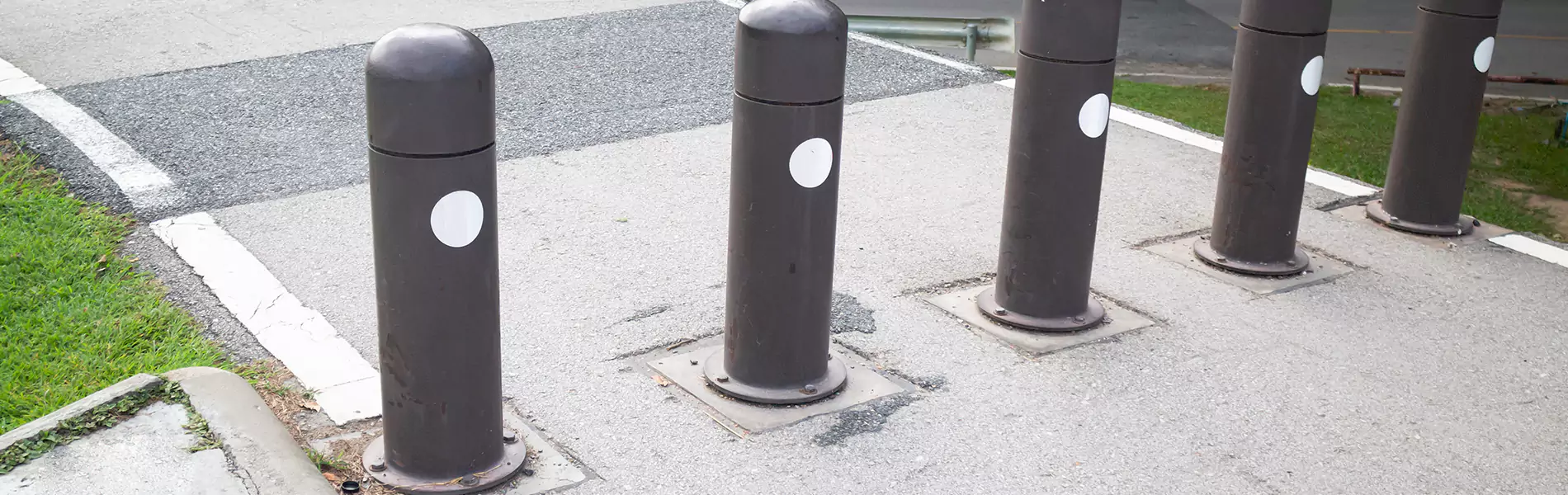 Anti Theft Traffic Bollard System Downtown - Expert Anti-Theft Traffic ...